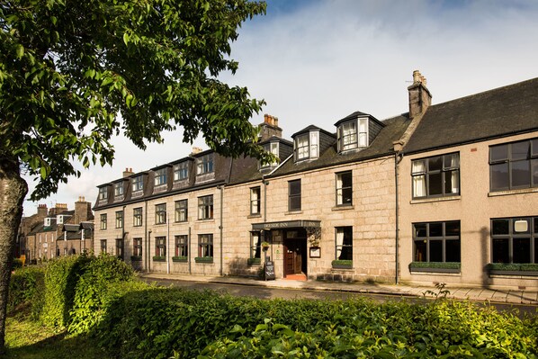 Book Balmoral Arms in Ballater | Hotels.com