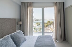Cofres nos quartos, escrivaninha, Wi-Fi de cortesia, roupa de cama