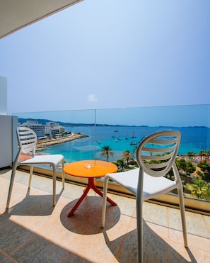 Quarto duplo standard, vista para o mar | Sacada