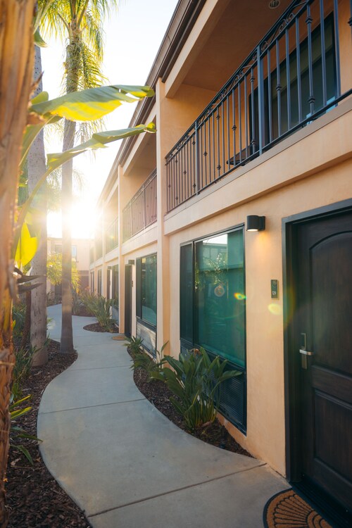 The Cove Hotel, Long Beach Reviews, Deals & Photos 2024 - Expedia