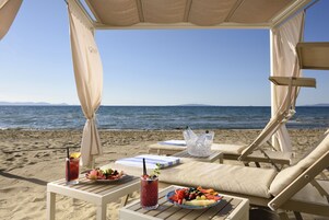 Praia particular, areia branca 