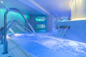 Sauna seca, banheira de hidromassagem, sauna a vapor