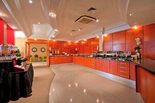 Café da manhã, almoço e jantar