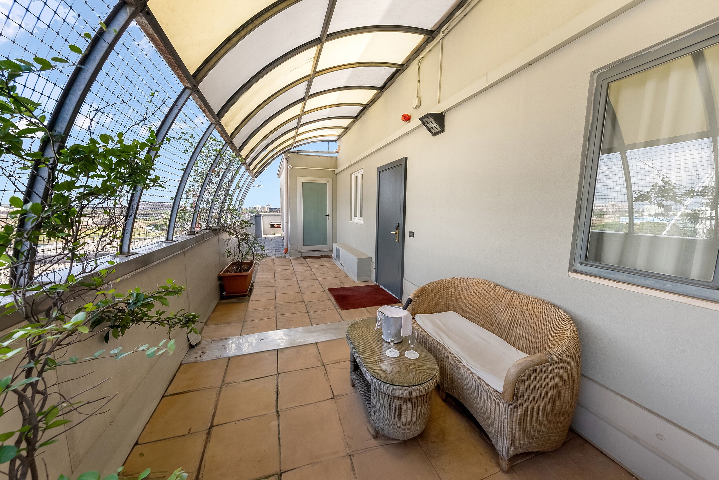  Loft Básico, 2 Quartos, Casa de Banho Partilhada (no terraço, um andar com a escada) | Terraço/pátio interior