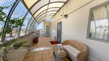 Loft Básico, 2 Quartos, Casa de Banho Partilhada (no terraço, um andar com a escada) | Terraço/pátio interior