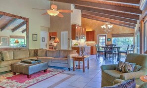 Suíte, 3 quartos | Roupas de cama premium, camas com colchões pillow-top