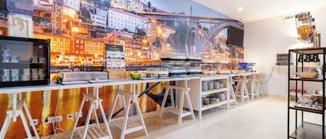 Pequeno-almoço tipo buffet diário incluído