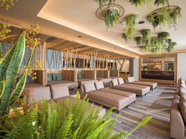 Sala(s) para tratamentos a casais, sauna, banheira de hidromassagem 