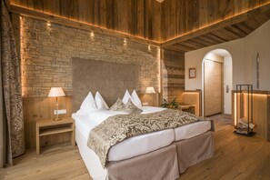 Penthouse, vista para a montanha | 1 quarto, roupa de alta qualidade, minibar, cofre no quarto 