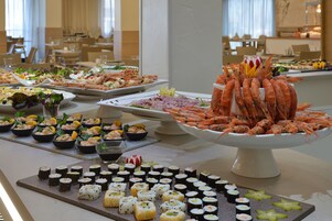 Café da manhã e jantar