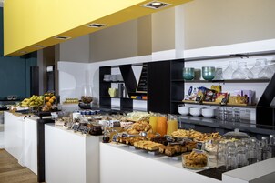 Pequeno-almoço tipo buffet diário incluído 