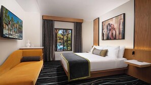 Cofre no quarto, cortinas/cortinados opacos, ferro/tábua de engomar 