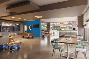 Pequenos-almoços e jantares servidos, incluindo cozinha mediterrânica 