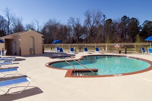 Piscina externa sazonal