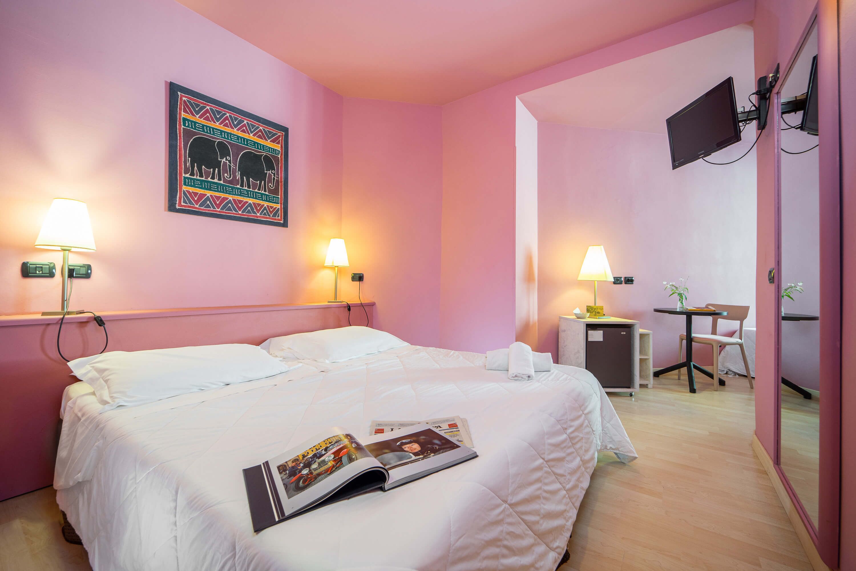 Roupa de alta qualidade, minibar, cofre no quarto, Wi-fi grátis 