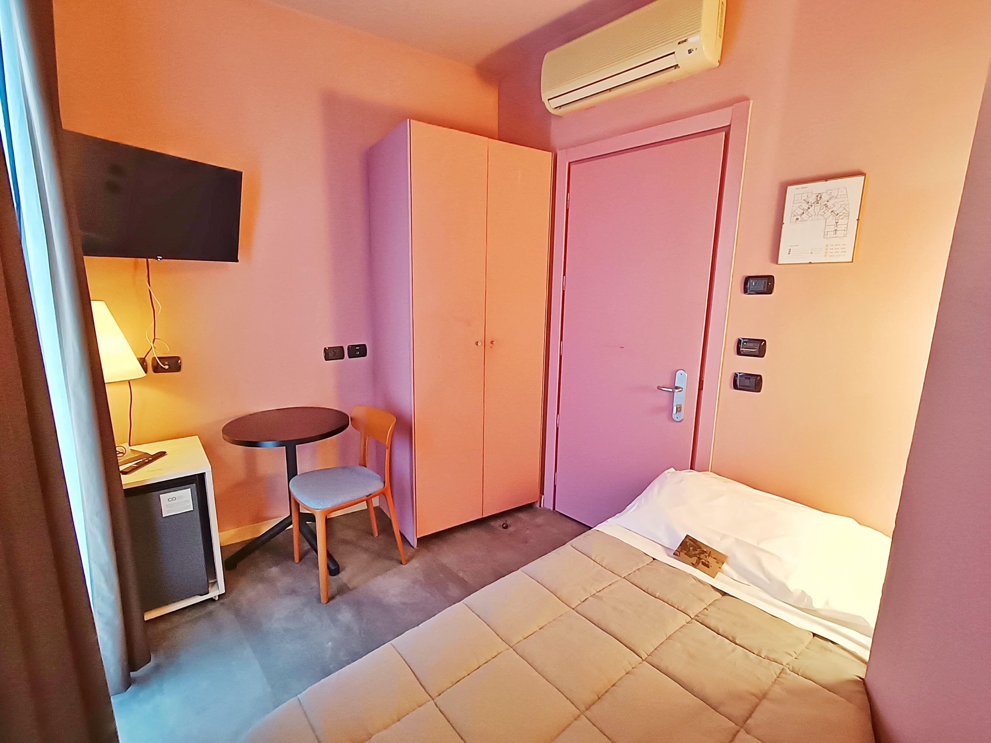 Roupa de alta qualidade, minibar, cofre no quarto, Wi-fi grátis 