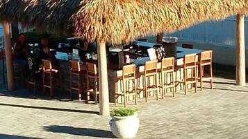 Bar junto à piscina