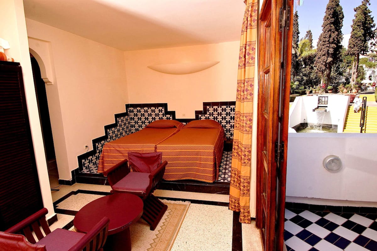 Quarto Triplo | Lençóis de algodão egípcio, roupa de alta qualidade, minibar 