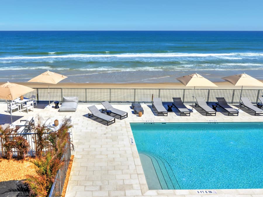 Na praia, toalhas de praia