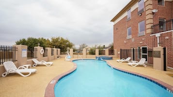 Piscina exterior sazonal