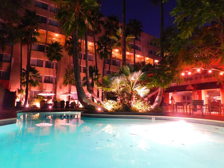 Piscina exterior, da(s) 8:00 à(s) 20:00, guarda-sóis, espreguiçadeiras