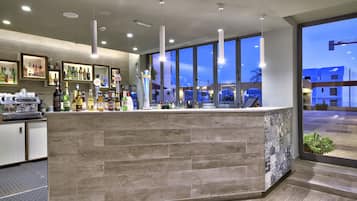 Bar junto à piscina