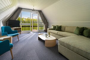 Cabine | Sala de estar | Televisor de 32 polegadas com canais via satélite 