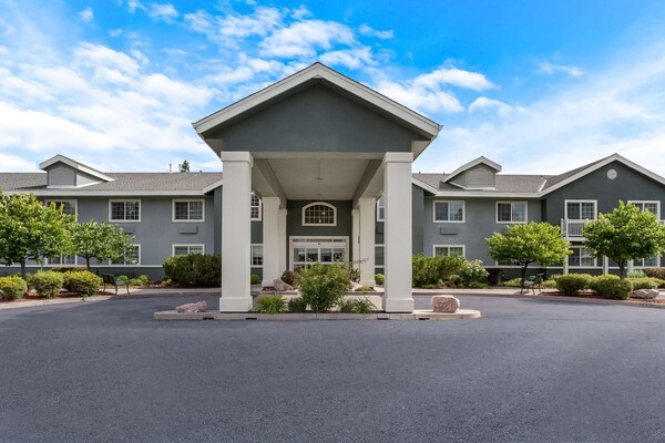 Best Western Rose Quartz Inn - Lake Almanor, CA