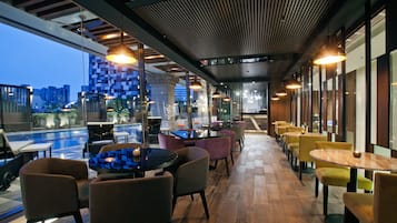 Café da manhã, almoço e jantar