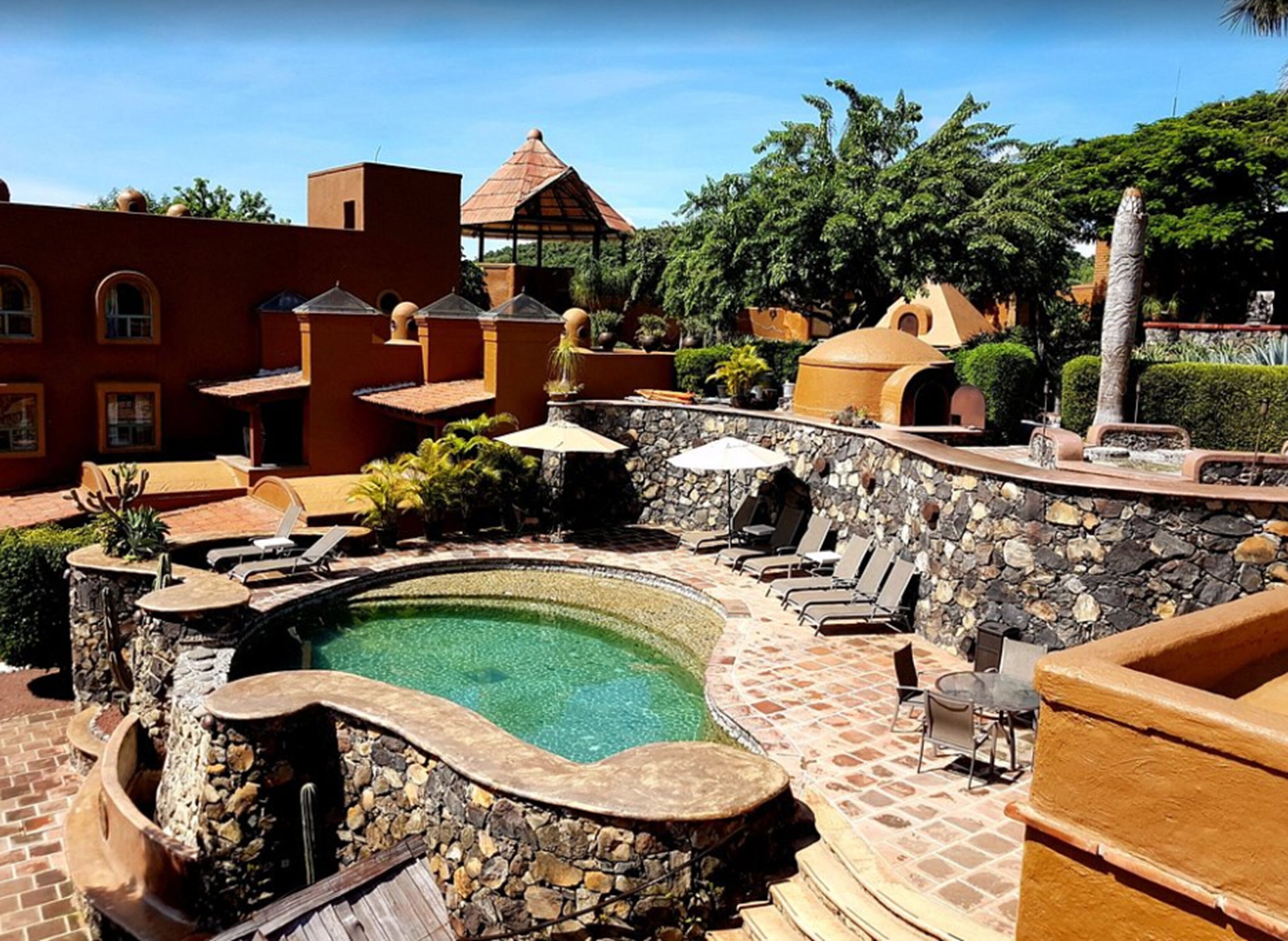 2 piscinas exteriores 