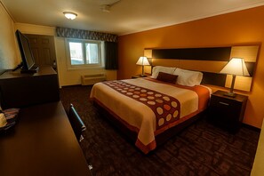 Quarto Standard, 1 cama king-size | Secretária, ferro/tábua de engomar, Wi-fi grátis 