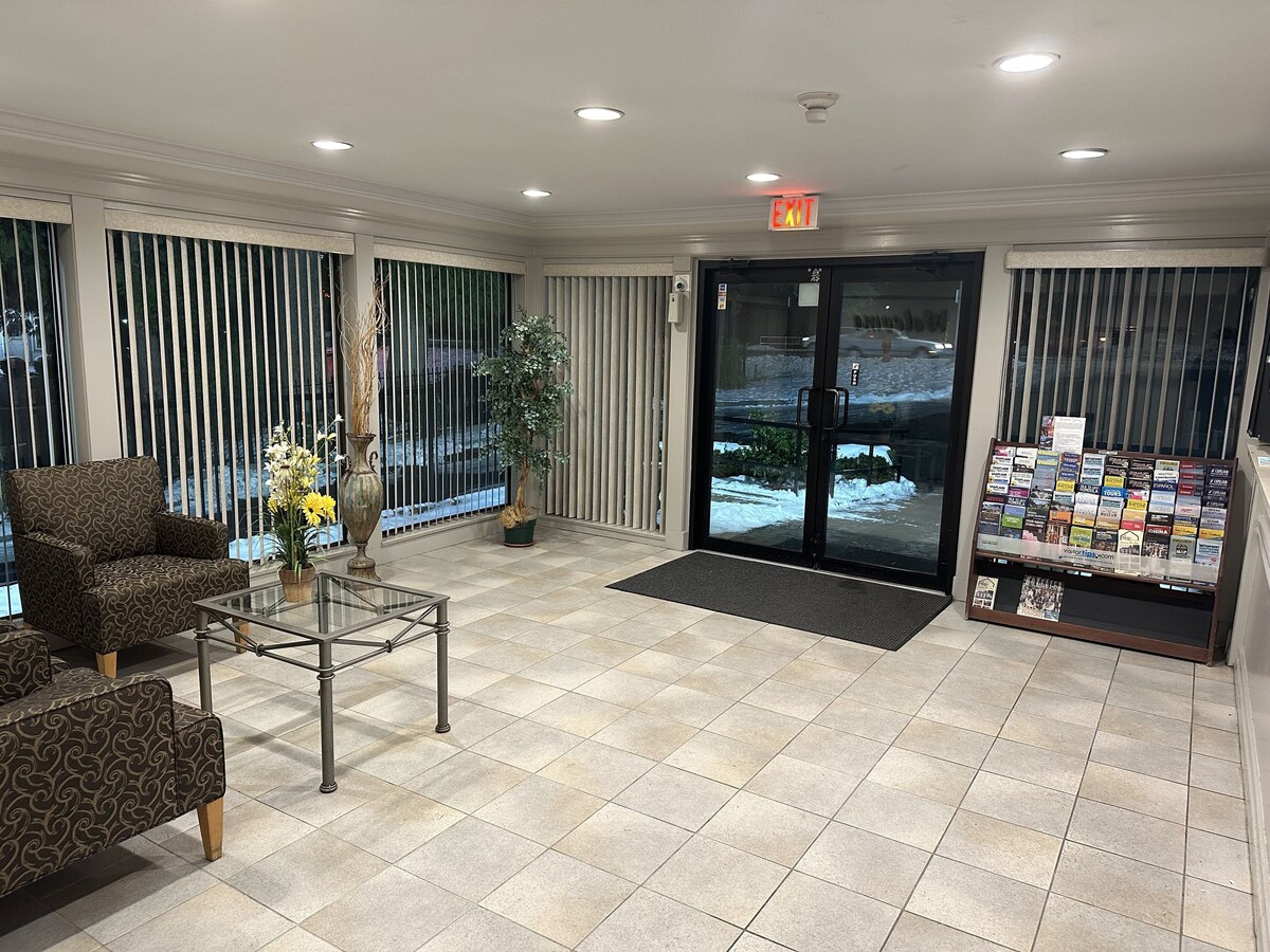 Canadian Inn Reviews, Deals & Photos 2024 - Expedia.ca