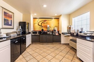 Geladeira, micro-ondas