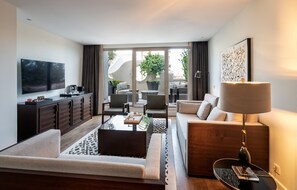 Suíte com design assinado | Roupas de cama premium, frigobar, cofres nos quartos, escrivaninha