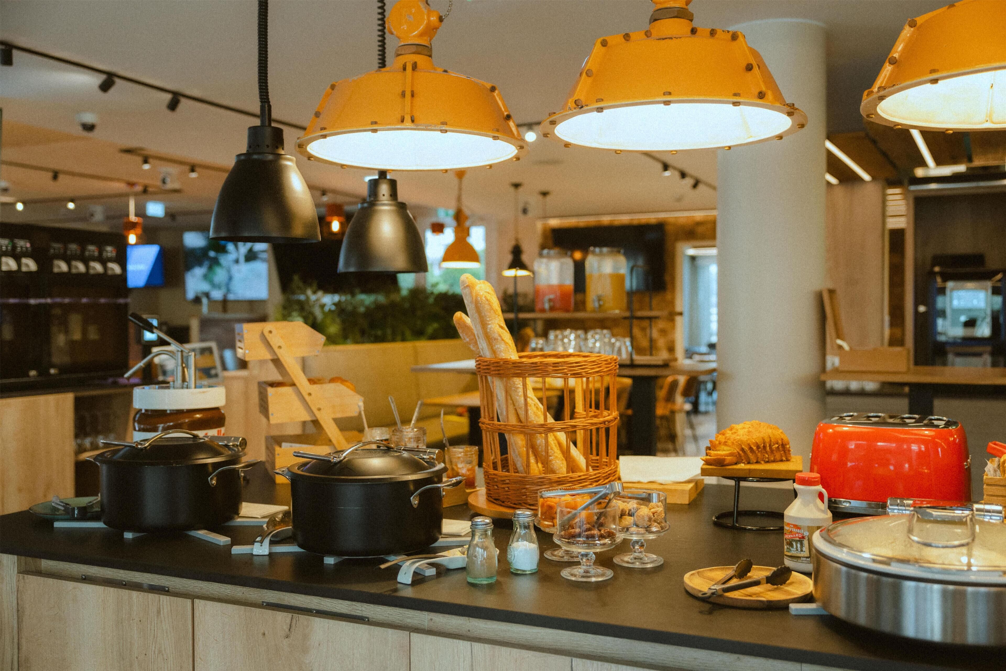 Pequeno-almoço tipo buffet diário mediante uma taxa 