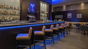2 bares/lounges
