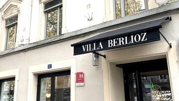 Fachada da propriedade