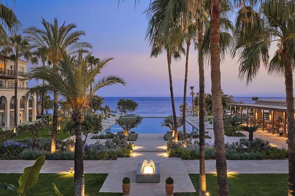 Pequenos-almoços, almoços e jantares servidos