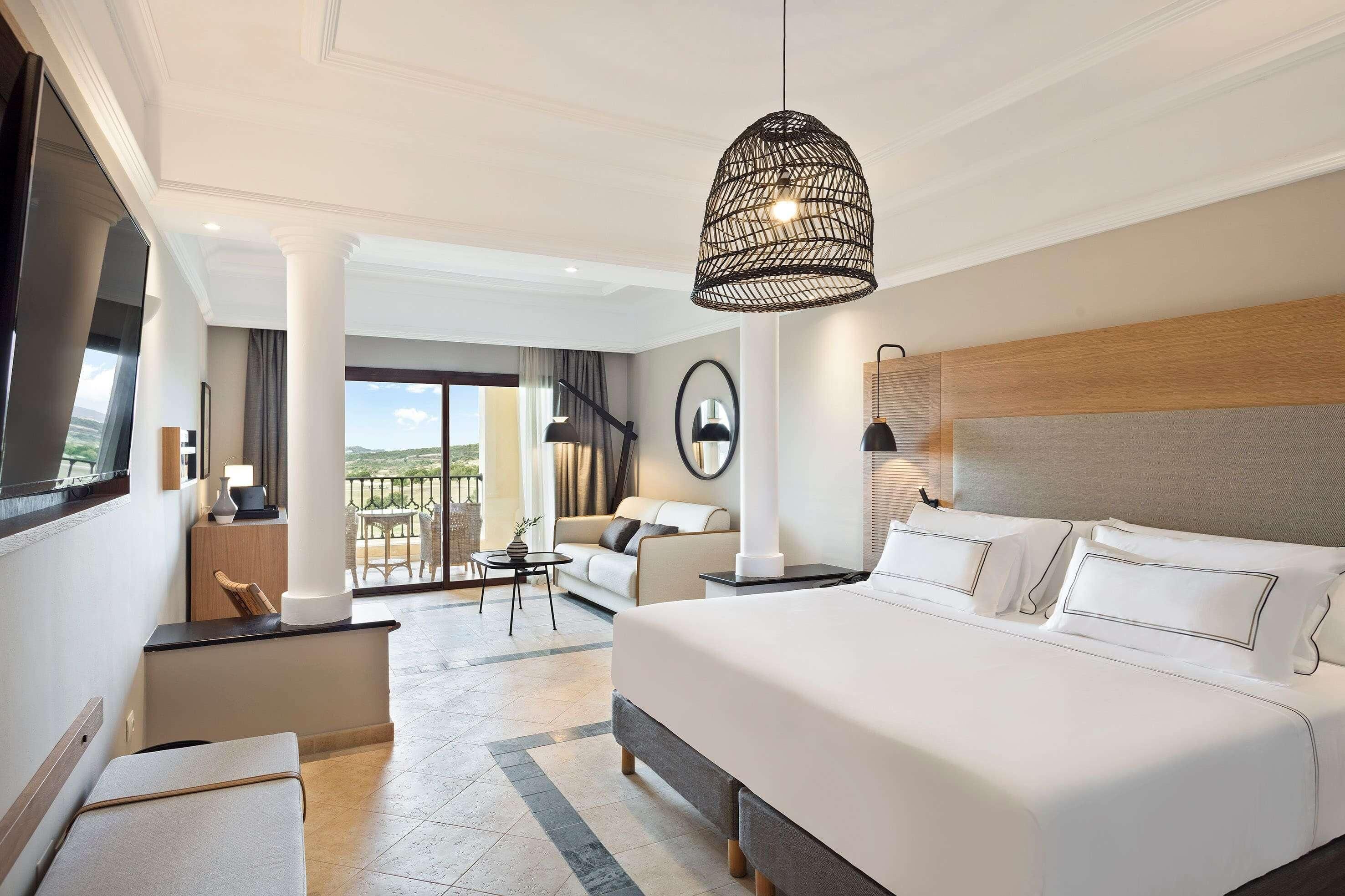 Roupa de alta qualidade, edredões de penas, minibar 