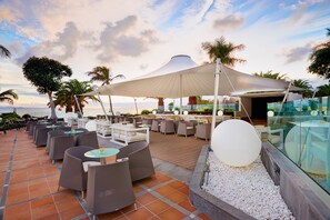 Pequenos-almoços e jantares servidos 