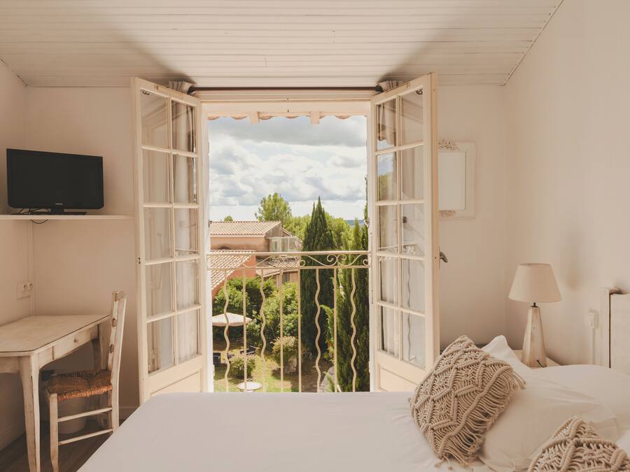 Quarto Clássico com Cama de Casal | Minibar, cofre no quarto, com decoração personalizada