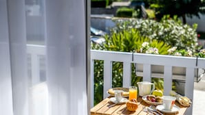 Quarto Duplo Superior, terraço | Cofre no quarto, quartos insonorizados, Wi-fi grátis 