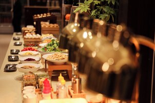 Pequenos-almoços, almoços e jantares servidos 