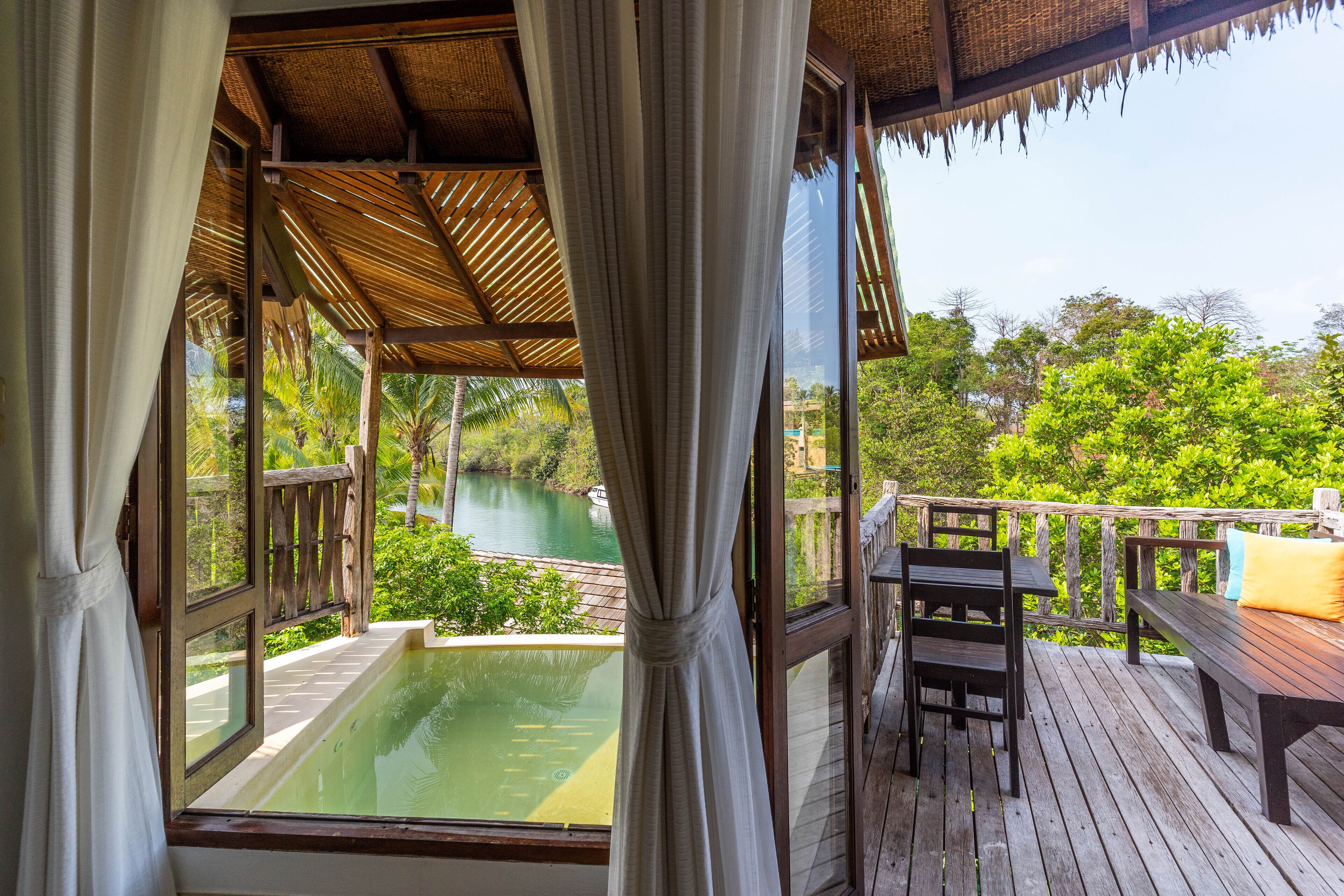 AANA Villa with Plunge Pool River View | Terraço/pátio interior