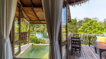 AANA Villa with Plunge Pool River View | Terraço/pátio interior