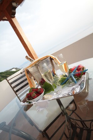 Quarto Comfort, vista para o mar | Terraço/pátio interior