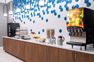 Café da manhã com buffet todos os dias mediante uma taxa