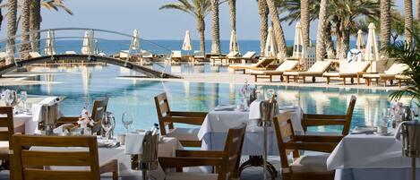 4 restaurantes, pequenos-almoços servidos, cozinha mediterrânica