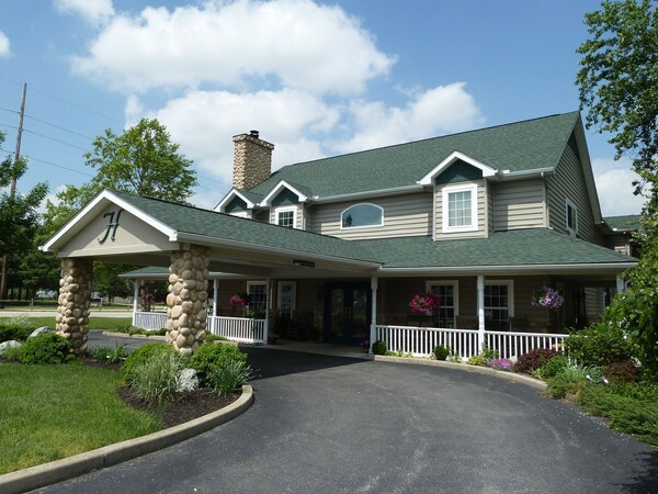 Hearthstone Inn & Suites - Yellow Springs, OH