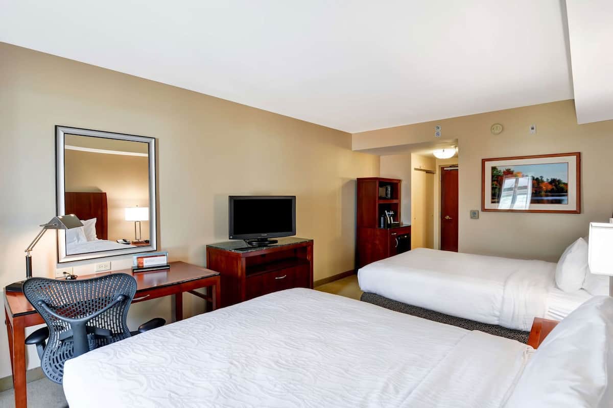 Roupas de cama premium, escrivaninha, ferros/tábuas de passar roupa